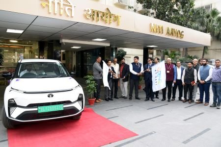 CESL deploys 20 new e-cars at NITI Aayog under ‘EV as a Service ...